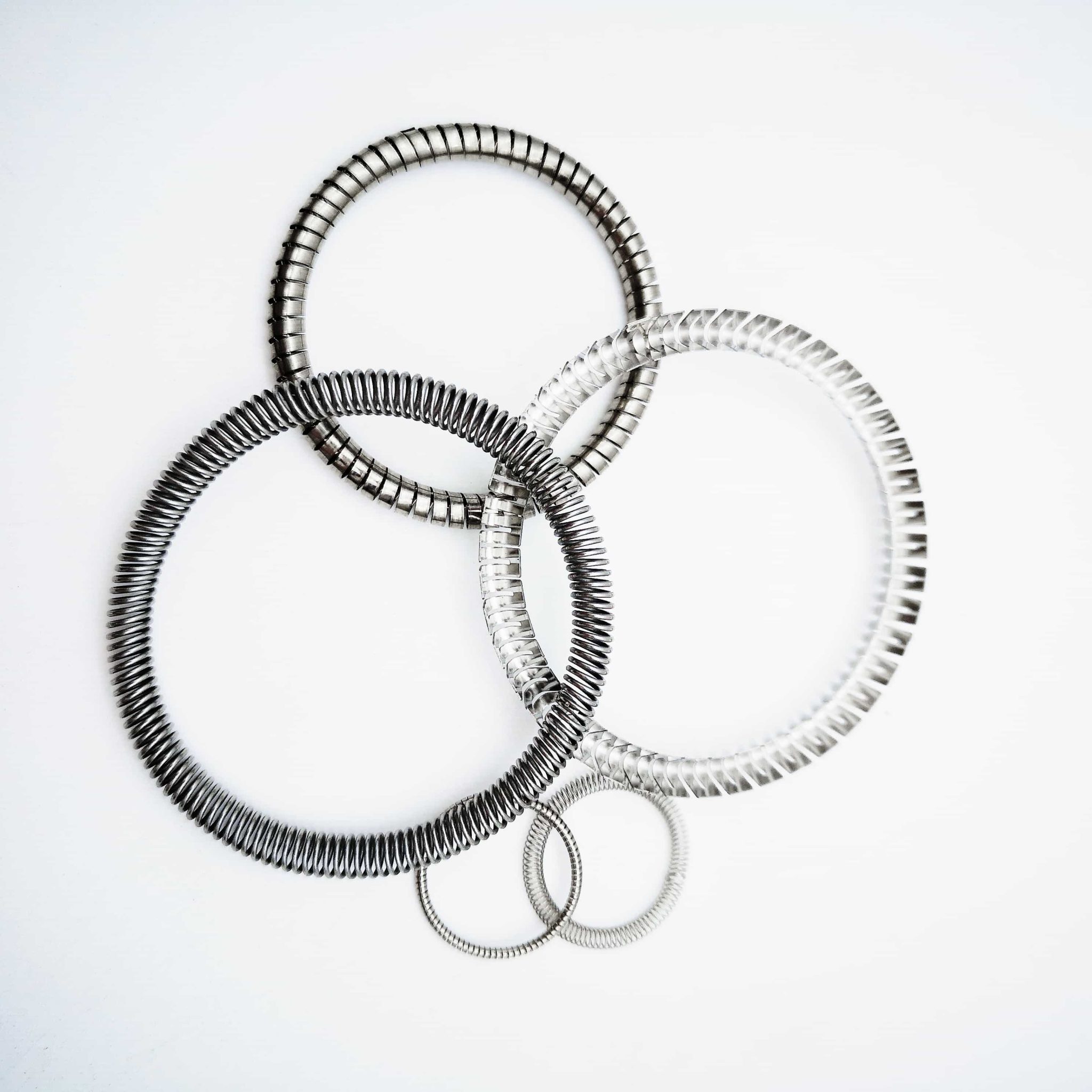Comparison Canted Coil Springs and Other Types of Sealing Springs ...